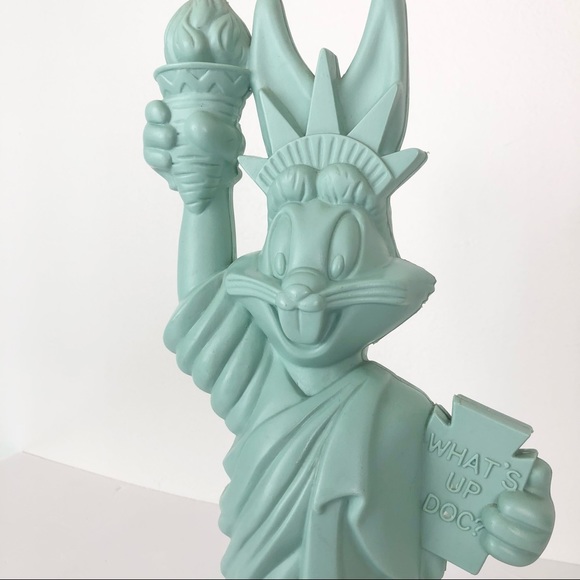 Warner Bros. | Accents | Vintage Bugs Bunny Statue Of Liberty Coin Bank ...